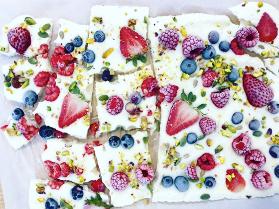 Recette : Barre Glacée Yogourt et Petits Fruits locaux | Isabelle Huot ...
