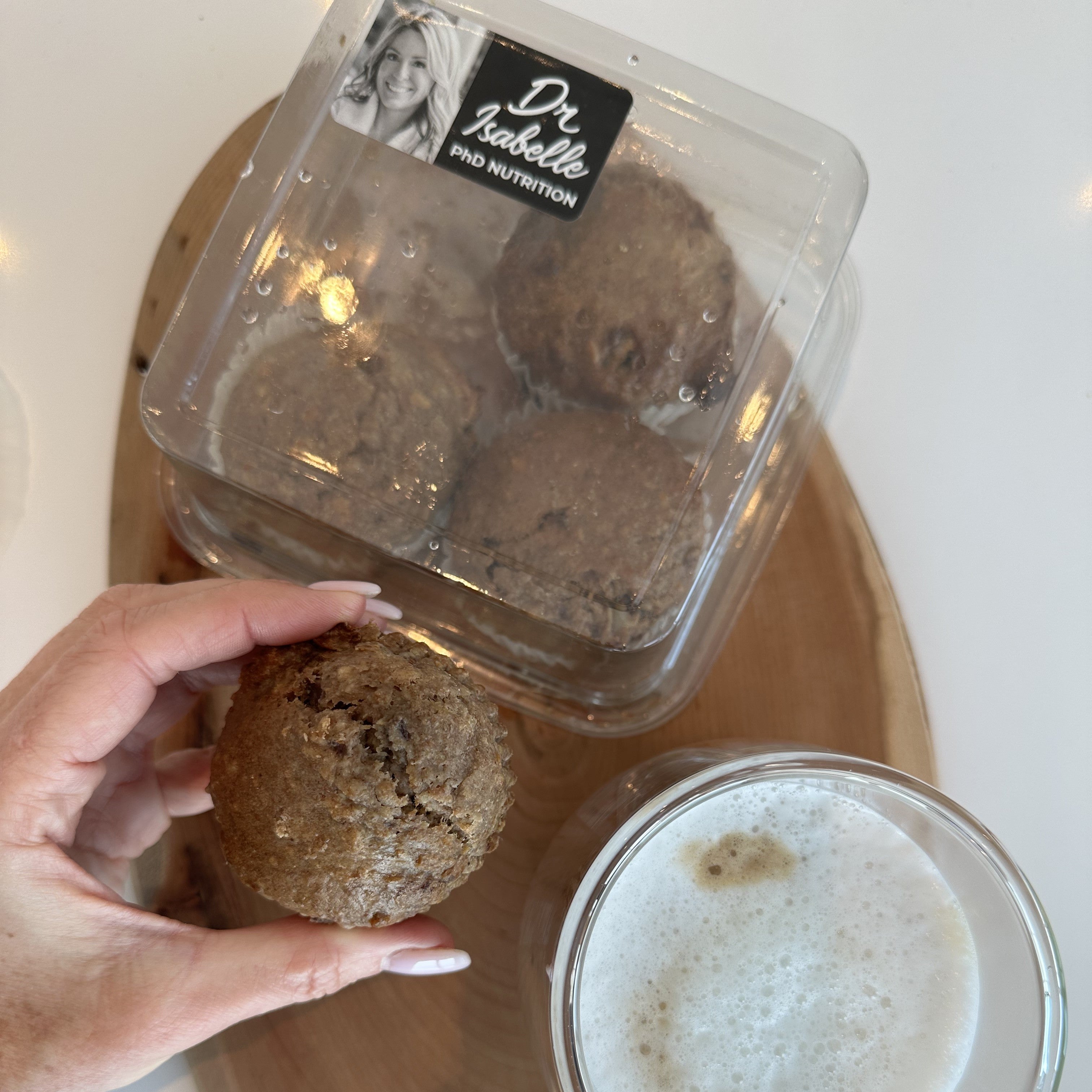 Ready to Eat Date and Nut Muffins | Isabelle Huot Dre nutrition